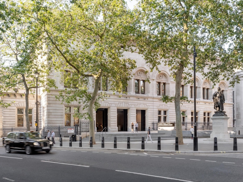 A walking tour of the National Portrait Gallery | Walpole British Luxury